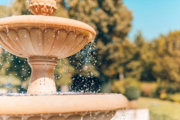 4 Types of Fountains & Tips How to Buy The Right One for You - Crumbs ...